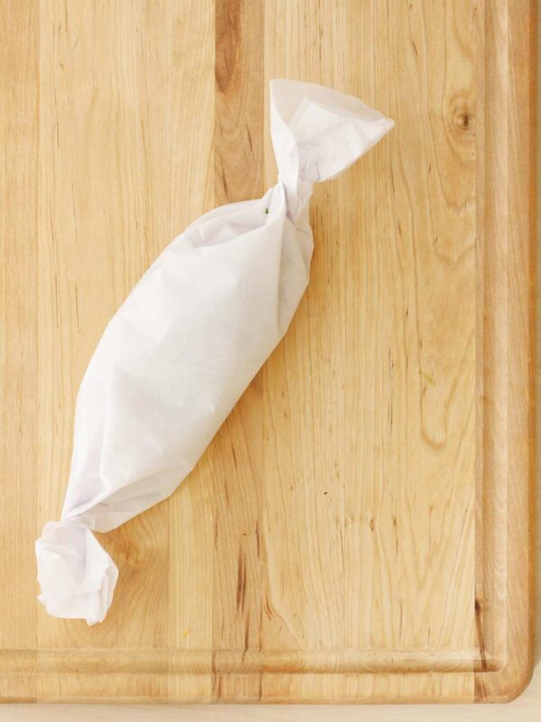 Baked Chicken In Paper: Chicken en Papillote Recipe - Tara Teaspoon