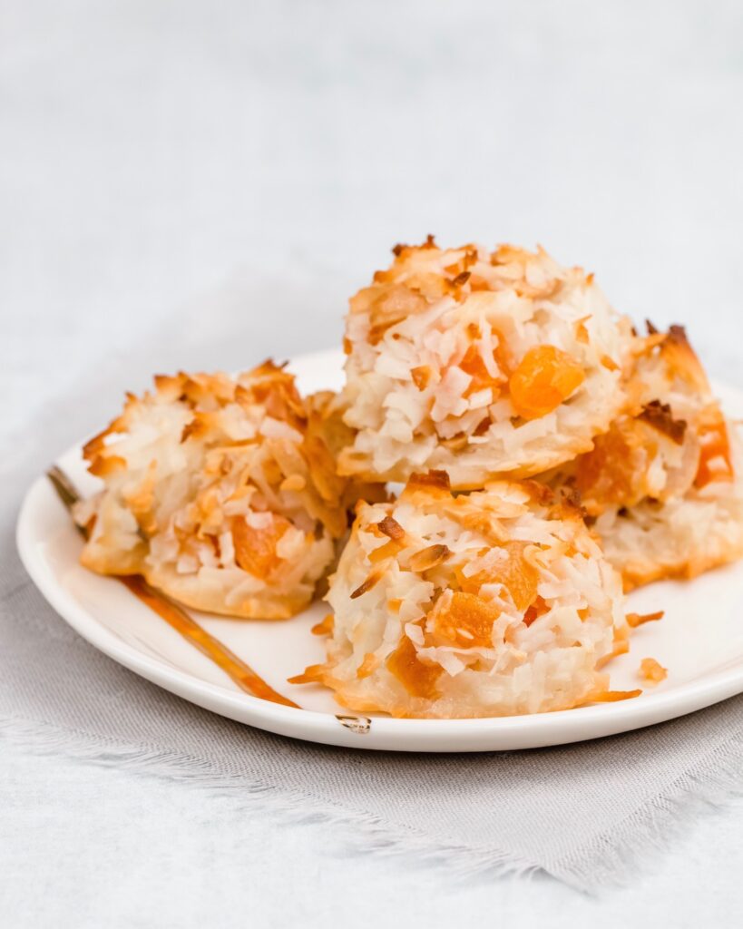 Easy Coconut Macaroon Cookies (+ Flavor Variations!) - Coconut Cookies