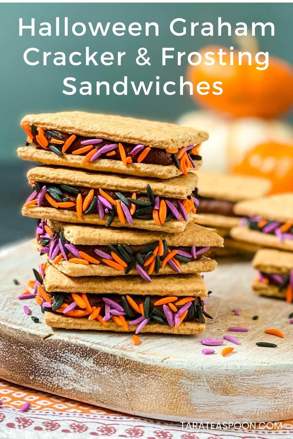 Halloween Graham Crackers with Frosting - Tara Teaspoon