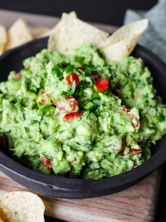 Tableside Guacamole - Tara Teaspoon